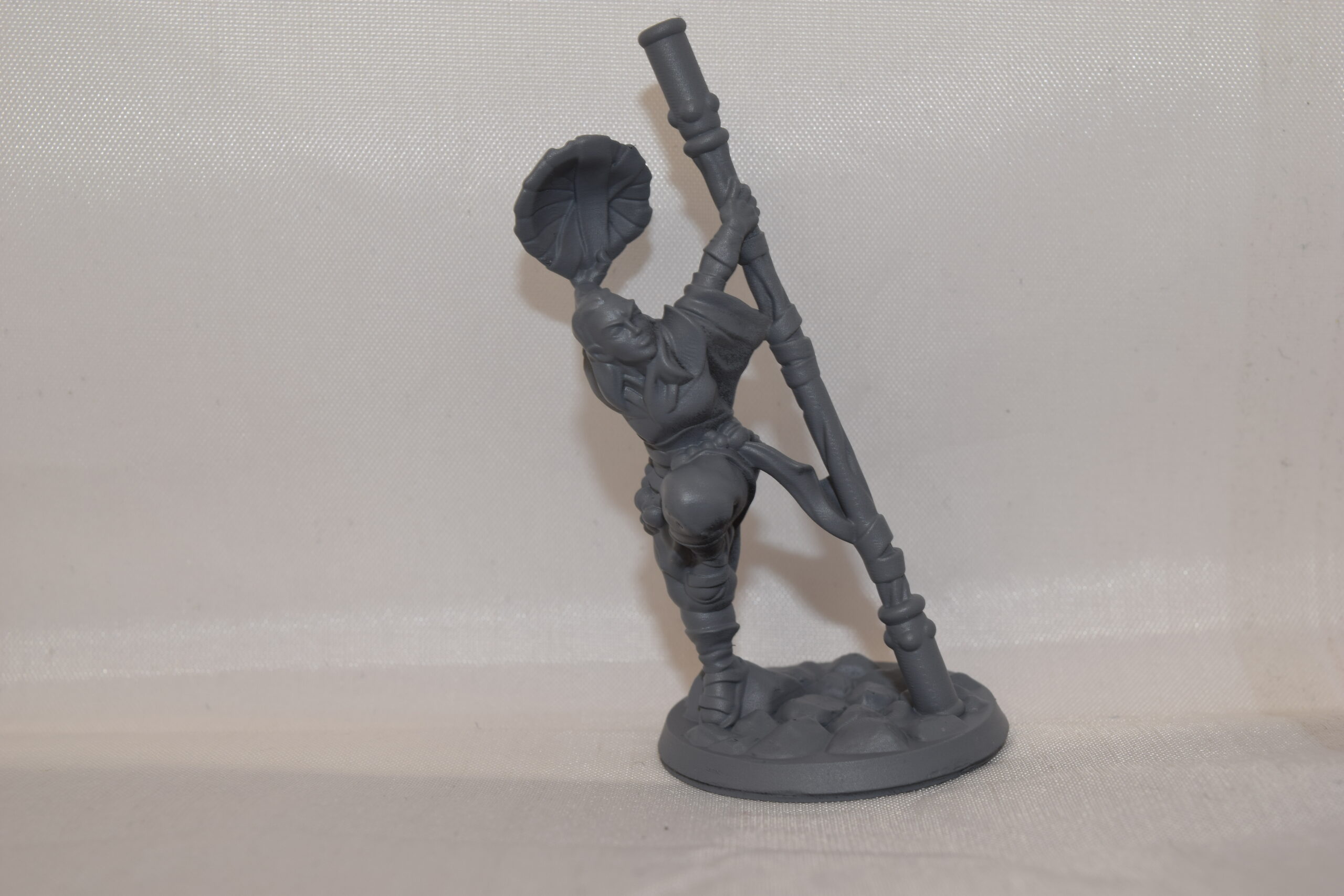 Monk female – Paper or Plastic